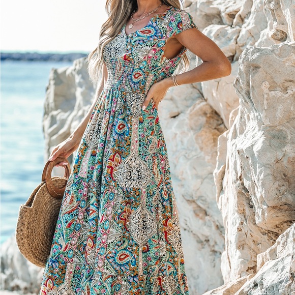 Cupshe | Dresses | Cupshe Paisley Print Vneck Maxi Dress Brand New On ...